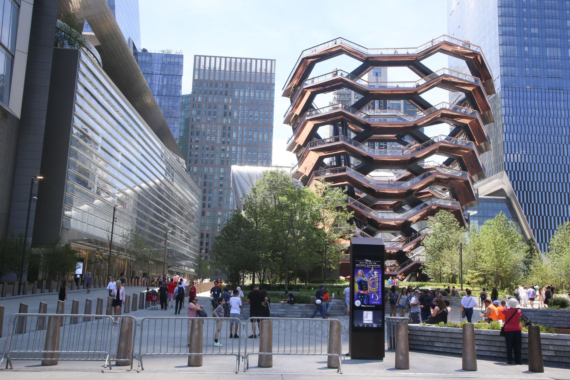 New York | LinkNYC Ads | Penn Station Advertising | Intersection